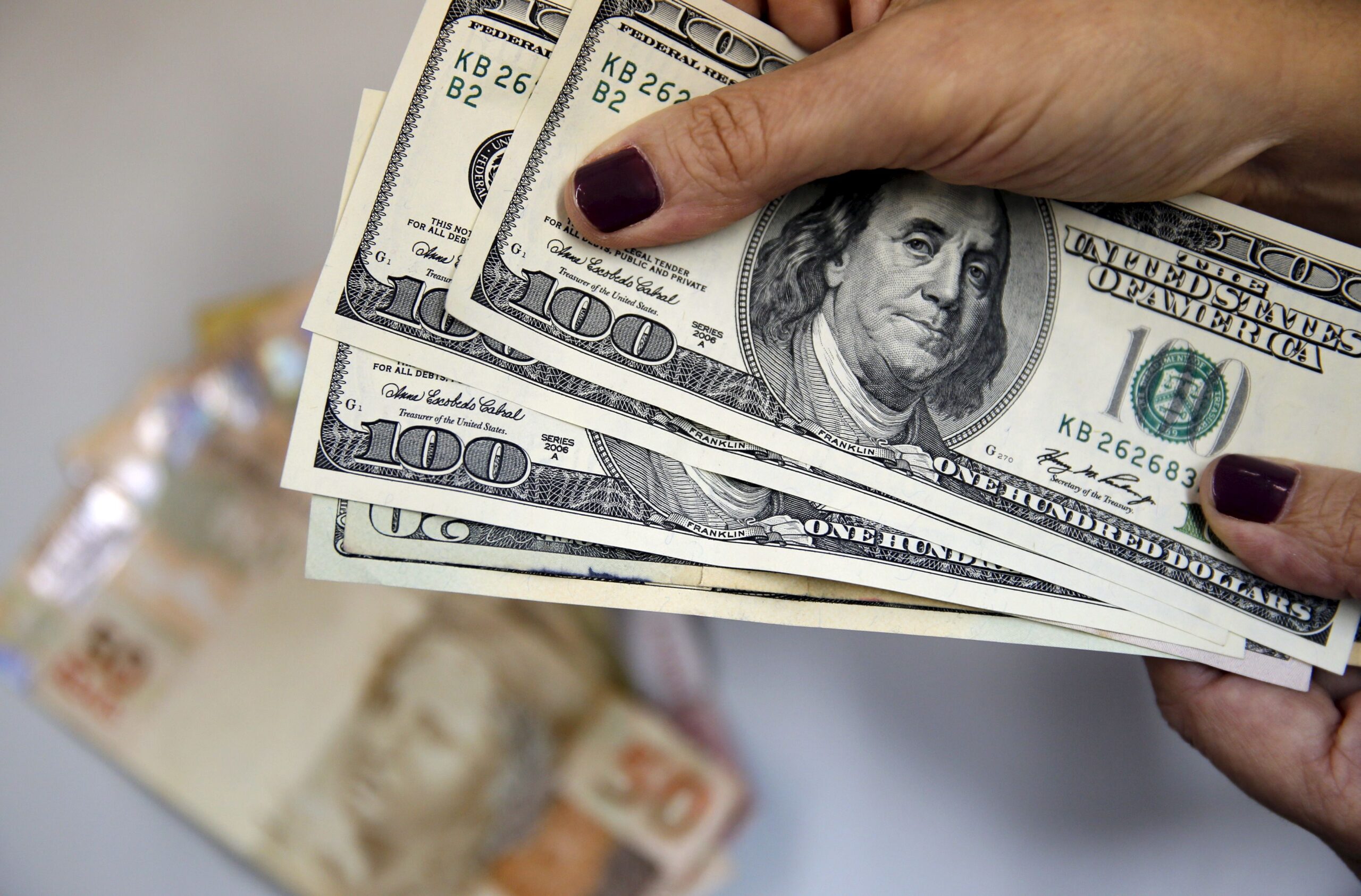 Dólar pode voltar a R$ 5 com diferença entre juros dos EUA e do Brasil ...