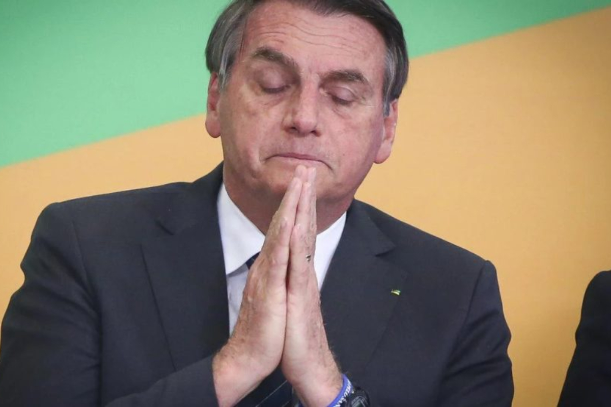 Bolsonaro na papuda? Médicos vão selar destino de ex-presidente - R1
