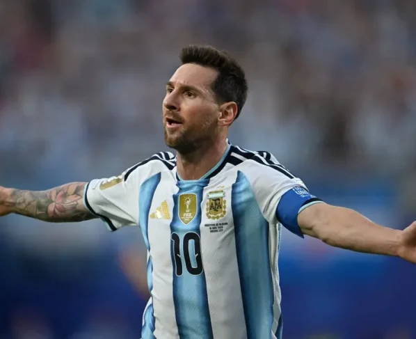 Messi faz três gols, iguala Klose e vira o maior artilheiro das Copas - R1